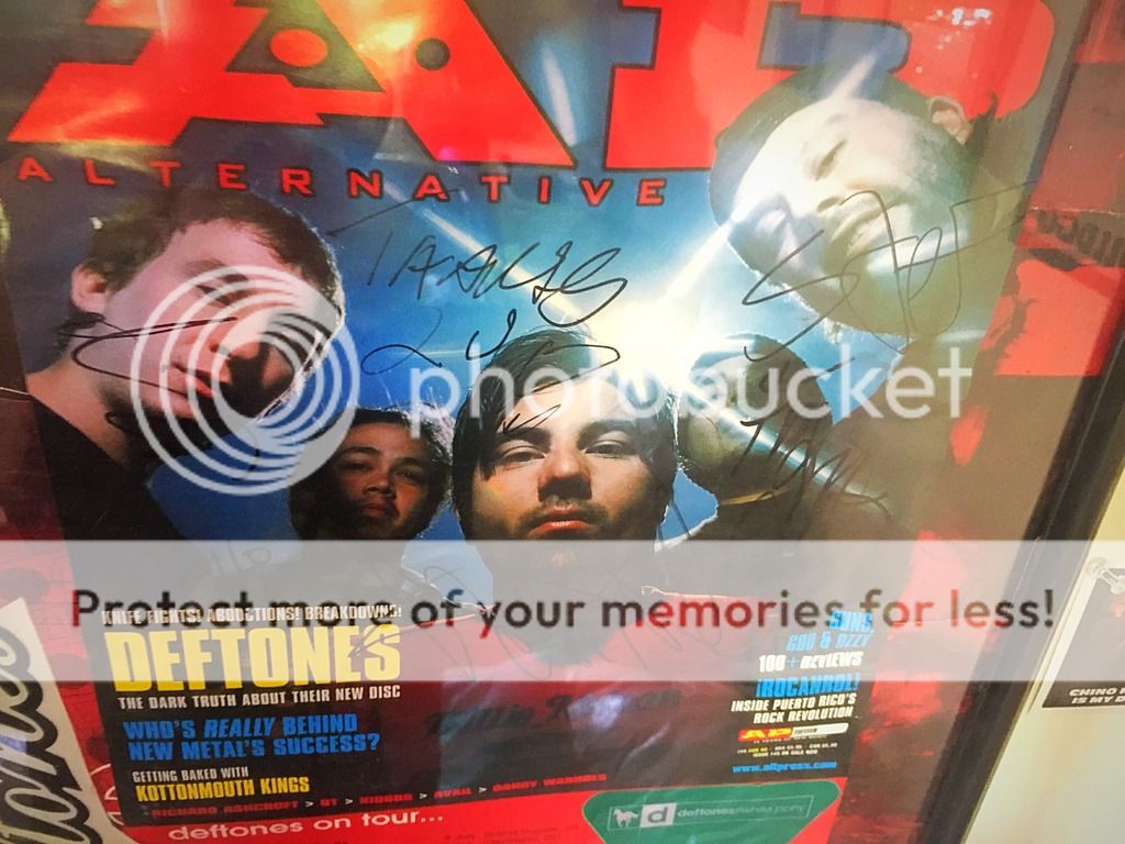 Full band Autographed (with Chi Cheng) from 2000 : r/deftones