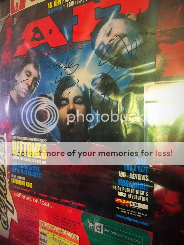 Full band Autographed (with Chi Cheng) from 2000 : r/deftones